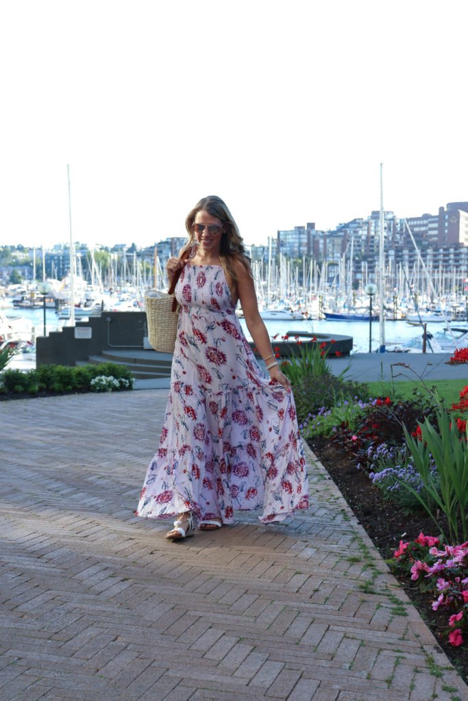 The perfect outfits to look chic on the beach